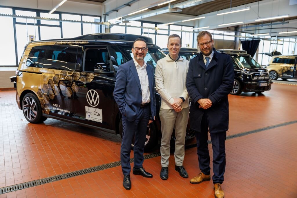 MOIA and Volkswagen ADMT pilot autonomous ridepooling in Hamburg’s dense urban traffic | MOIA
