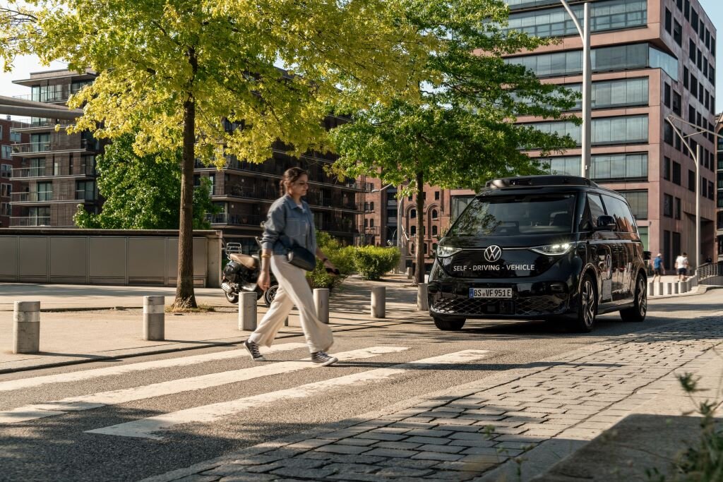 MOIA and Volkswagen ADMT pilot autonomous ridepooling in Hamburg’s dense urban traffic | MOIA